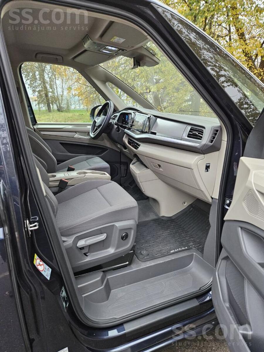 Zils Volkswagen Multivan 2022 Rīga, ar dzinēja tilpumu 2.00 L un nobraukumu 54 tūkst. km par 46700 €, foto 10 vietnē AUTOMOTO.COM.LV