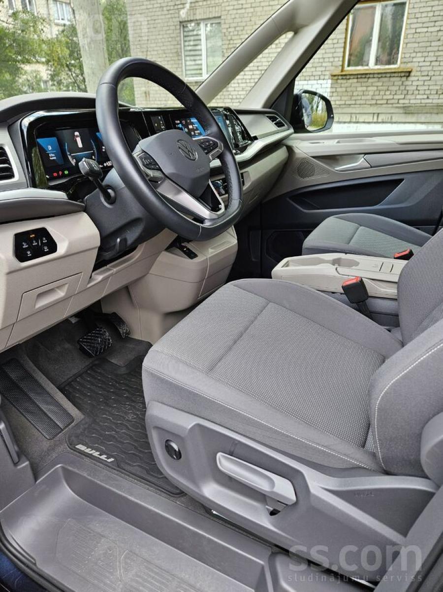 Zils Volkswagen Multivan 2022 Rīga, ar dzinēja tilpumu 2.00 L un nobraukumu 54 tūkst. km par 46700 €, foto 15 vietnē AUTOMOTO.COM.LV