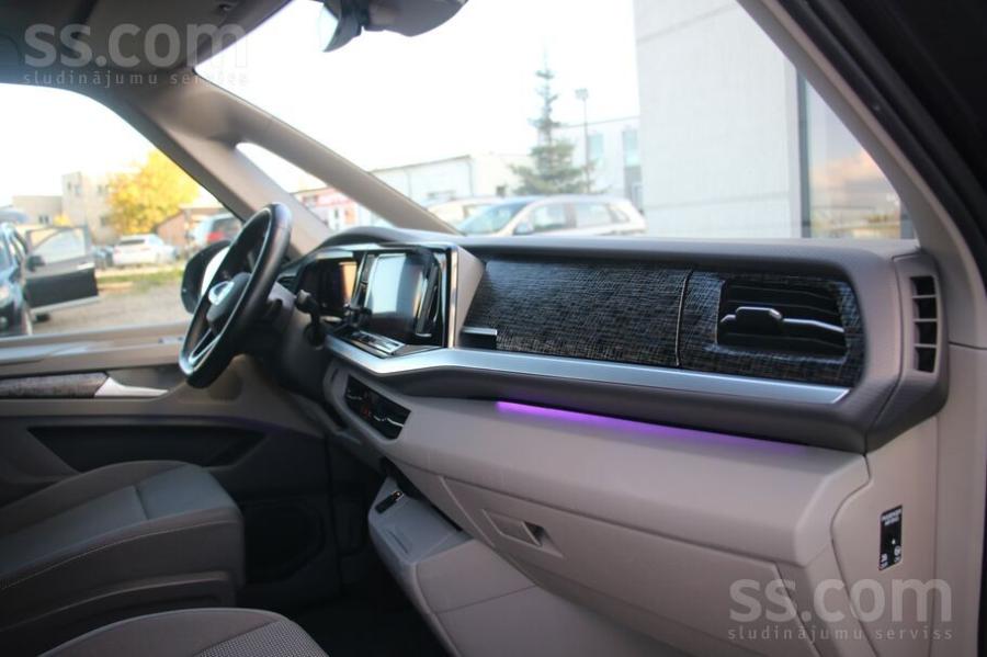 Blue Volkswagen Multivan 2022 in Tukums, with an engine capacity of 1.40 L and mileage of 73 thousand km for 39998 €, photo 11 on AUTOMOTO.COM.LV