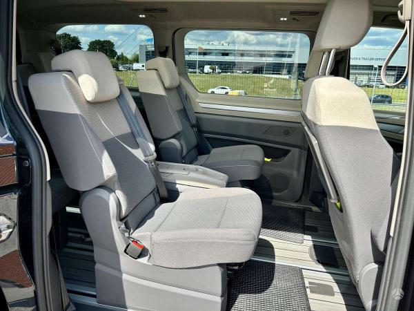 Zils Volkswagen Multivan 2023 Viļņa, ar dzinēja tilpumu 1.97 L un nobraukumu 185 tūkst. km par 37900 €, foto 10 vietnē AUTOMOTO.COM.LV