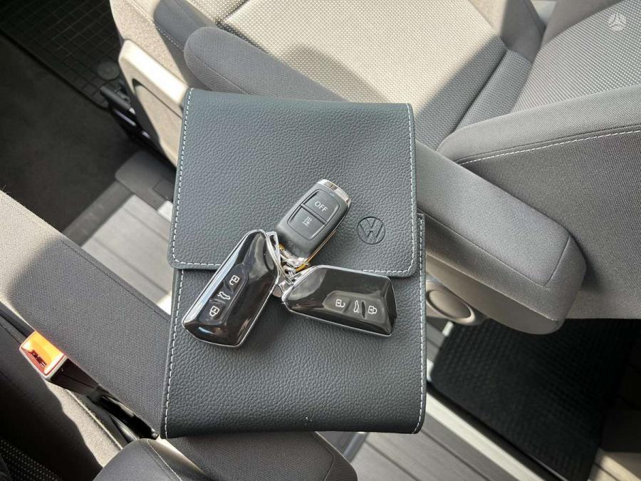 Zils Volkswagen Multivan 2023 Viļņa, ar dzinēja tilpumu 1.97 L un nobraukumu 185 tūkst. km par 37900 €, foto 22 vietnē AUTOMOTO.COM.LV