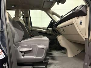Zils Volkswagen Multivan 2024 Viļņa, ar dzinēja tilpumu 1.97 L un nobraukumu 7 tūkst. km par 45490 €, foto 16 vietnē AUTOMOTO.COM.LV