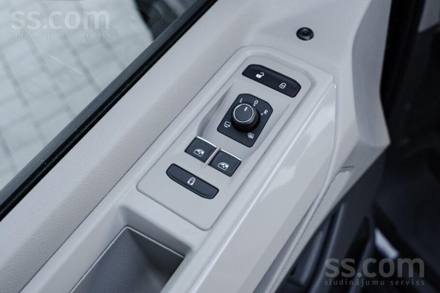 Zils Volkswagen Multivan 2024 Rīga, ar dzinēja tilpumu 2.00 L un nobraukumu 50 tūkst. km par 51900 €, foto 9 vietnē AUTOMOTO.COM.LV