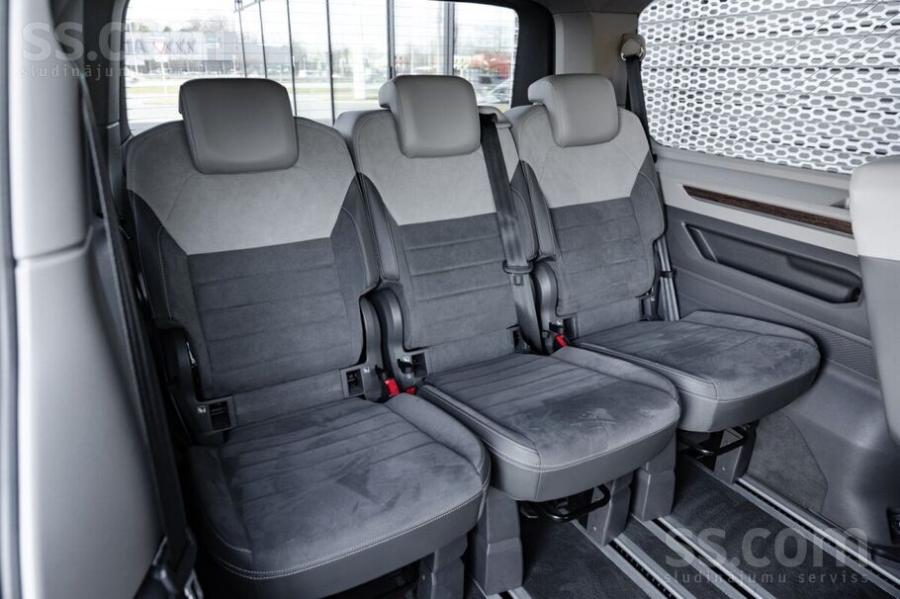 Zils Volkswagen Multivan 2024 Rīga, ar dzinēja tilpumu 2.00 L un nobraukumu 50 tūkst. km par 51900 €, foto 29 vietnē AUTOMOTO.COM.LV