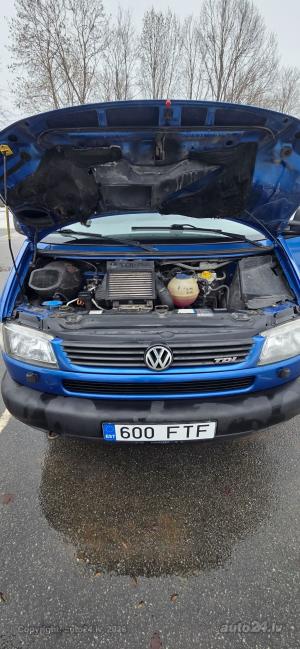 Blue Volkswagen Multivan 2000 in Tallinn, with an engine capacity of 2.50 L and mileage of 297 thousand km for 4500 €, photo 13 on AUTOMOTO.COM.LV