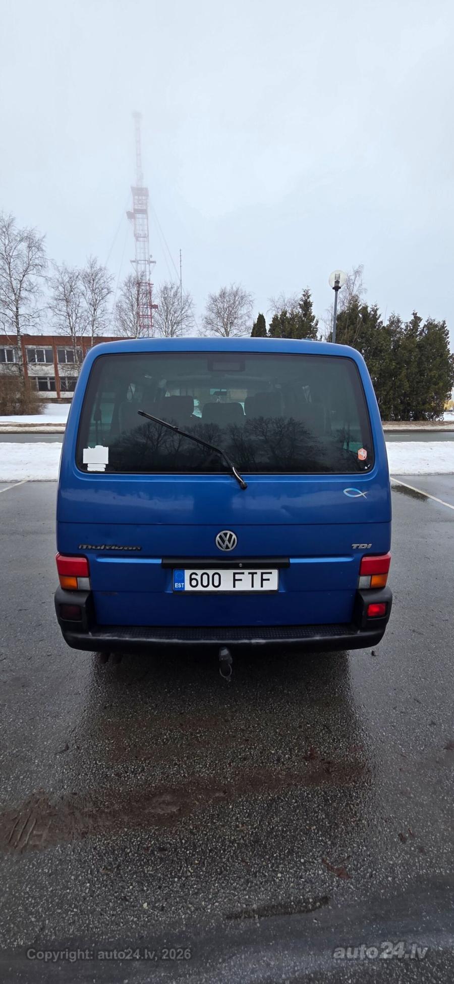 Zils Volkswagen Multivan 2000 Tallina, ar dzinēja tilpumu 2.50 L un nobraukumu 297 tūkst. km par 4500 €, foto 5 vietnē AUTOMOTO.COM.LV