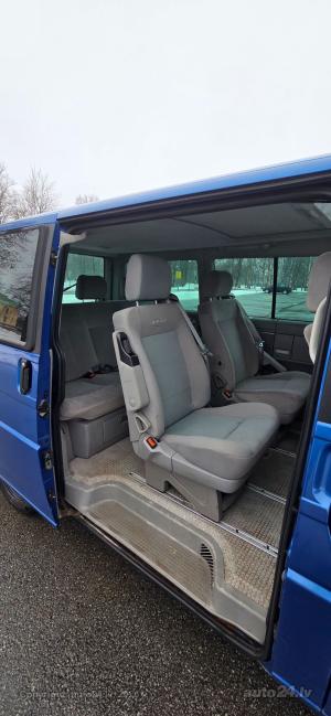 Zils Volkswagen Multivan 2000 Tallina, ar dzinēja tilpumu 2.50 L un nobraukumu 297 tūkst. km par 4500 €, foto 8 vietnē AUTOMOTO.COM.LV