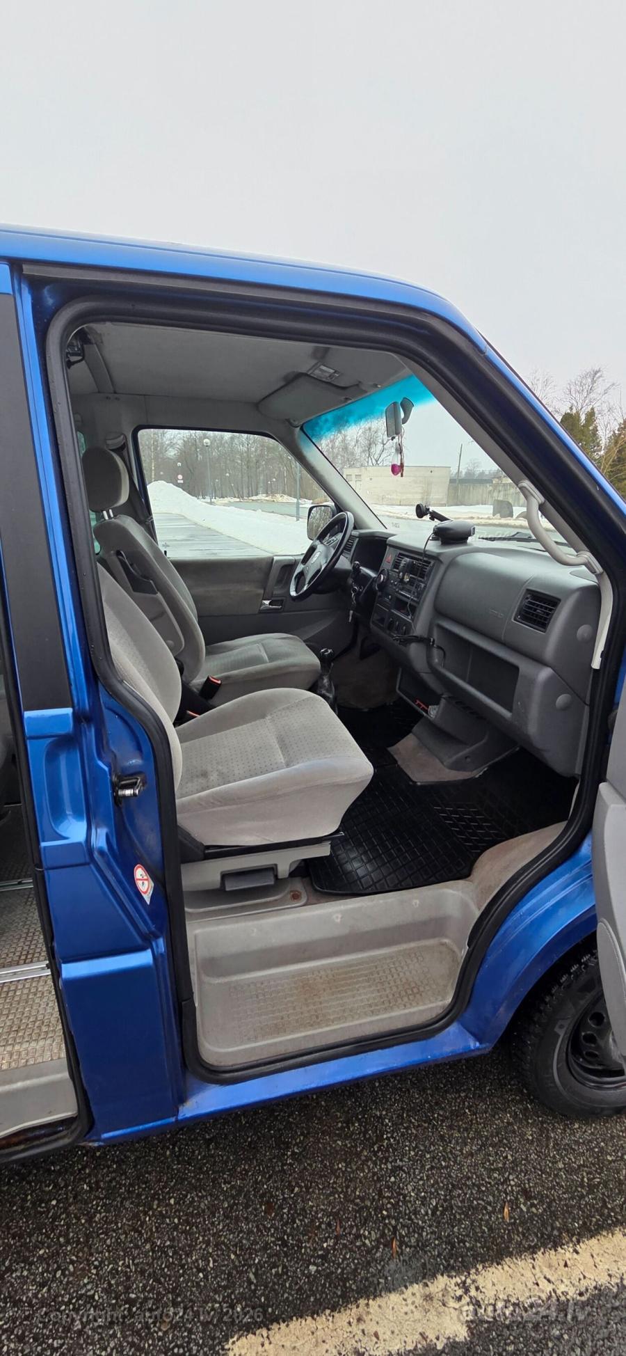 Zils Volkswagen Multivan 2000 Tallina, ar dzinēja tilpumu 2.50 L un nobraukumu 297 tūkst. km par 4500 €, foto 9 vietnē AUTOMOTO.COM.LV