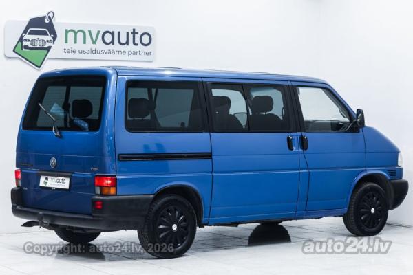 Zils Volkswagen Multivan 2000 Tallina, ar dzinēja tilpumu 2.50 L un nobraukumu 298 tūkst. km par 5990 €, foto 2 vietnē AUTOMOTO.COM.LV