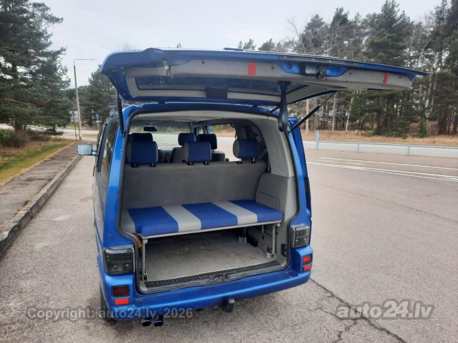 Blue Volkswagen Multivan 2000 in Ventspils, with an engine capacity of 2.46 L and mileage of 367 thousand km for 6800 €, photo 7 on AUTOMOTO.COM.LV