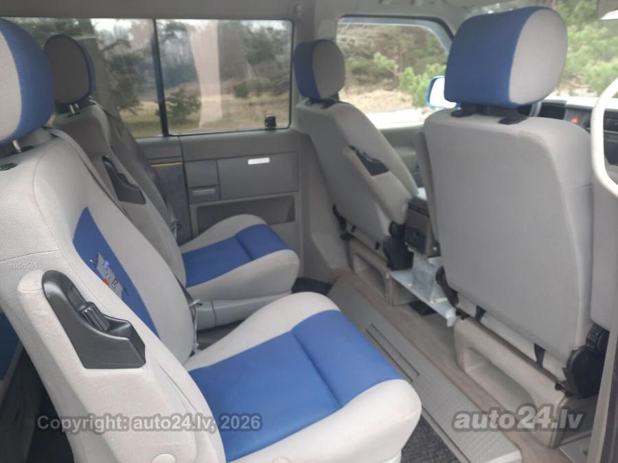 Blue Volkswagen Multivan 2000 in Ventspils, with an engine capacity of 2.46 L and mileage of 367 thousand km for 6800 €, photo 9 on AUTOMOTO.COM.LV