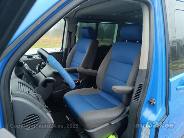 Zils Volkswagen Multivan 2004 Tallina, ar dzinēja tilpumu 2.50 L un nobraukumu 391 tūkst. km par 8100 €, foto 11 vietnē AUTOMOTO.COM.LV