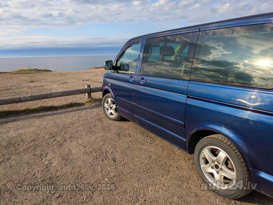 Zils Volkswagen Multivan 2005 Tallina, ar dzinēja tilpumu 2.50 L un nobraukumu 335 tūkst. km par 6900 €, foto 4 vietnē AUTOMOTO.COM.LV