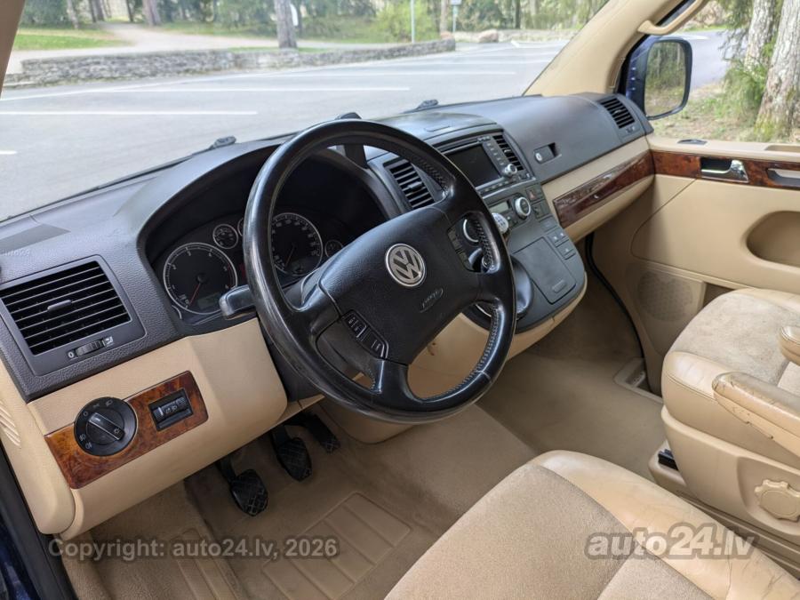 Zils Volkswagen Multivan 2005 Tallina, ar dzinēja tilpumu 2.50 L un nobraukumu 335 tūkst. km par 6900 €, foto 6 vietnē AUTOMOTO.COM.LV