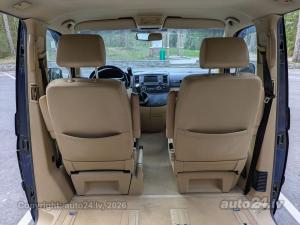 Zils Volkswagen Multivan 2005 Tallina, ar dzinēja tilpumu 2.50 L un nobraukumu 335 tūkst. km par 6900 €, foto 9 vietnē AUTOMOTO.COM.LV