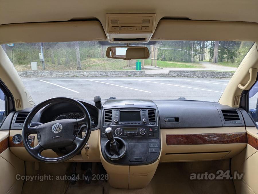 Zils Volkswagen Multivan 2005 Tallina, ar dzinēja tilpumu 2.50 L un nobraukumu 335 tūkst. km par 6900 €, foto 10 vietnē AUTOMOTO.COM.LV
