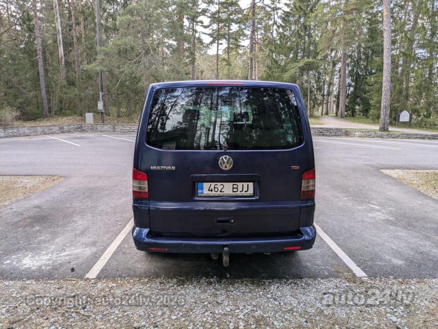 Zils Volkswagen Multivan 2005 Tallina, ar dzinēja tilpumu 2.50 L un nobraukumu 335 tūkst. km par 6900 €, foto 16 vietnē AUTOMOTO.COM.LV