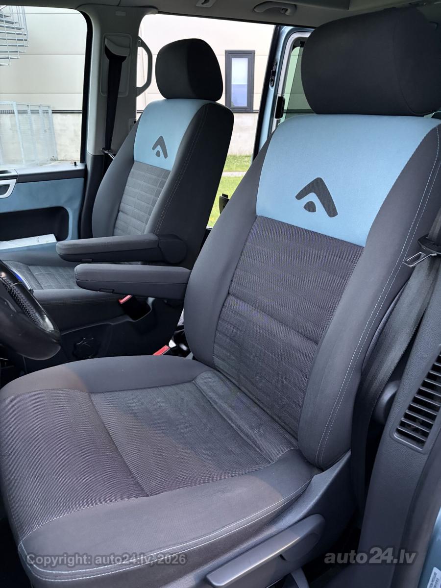Zils Volkswagen Multivan 2007 Tartu, ar dzinēja tilpumu 2.50 L un nobraukumu 354 tūkst. km par 13000 €, foto 22 vietnē AUTOMOTO.COM.LV