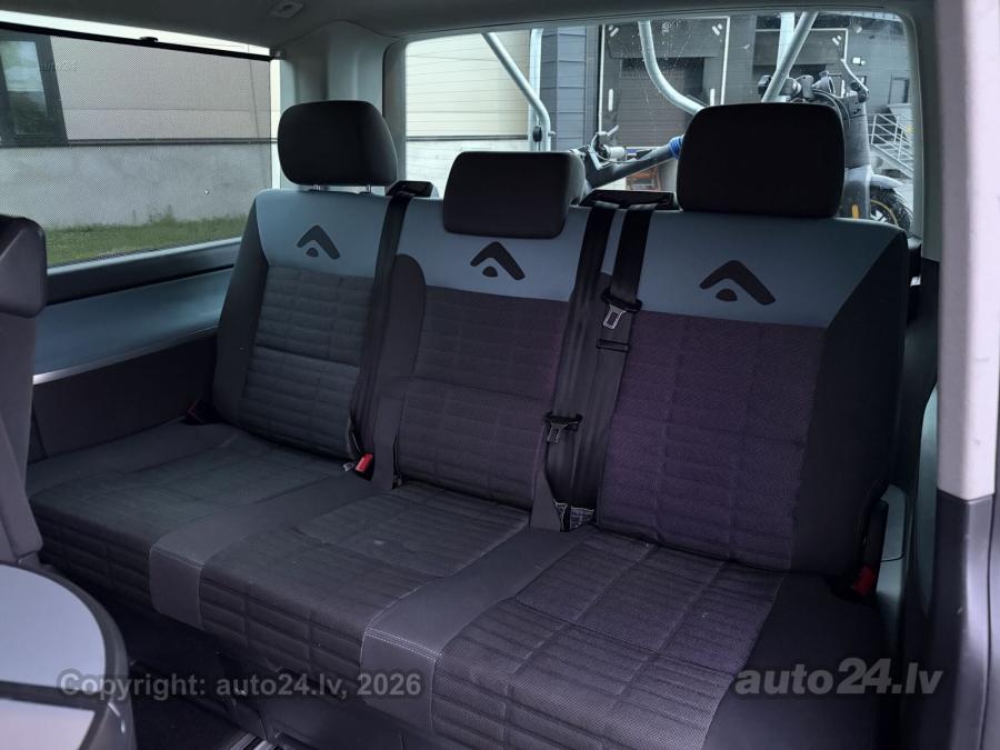 Zils Volkswagen Multivan 2007 Tartu, ar dzinēja tilpumu 2.50 L un nobraukumu 354 tūkst. km par 13000 €, foto 25 vietnē AUTOMOTO.COM.LV