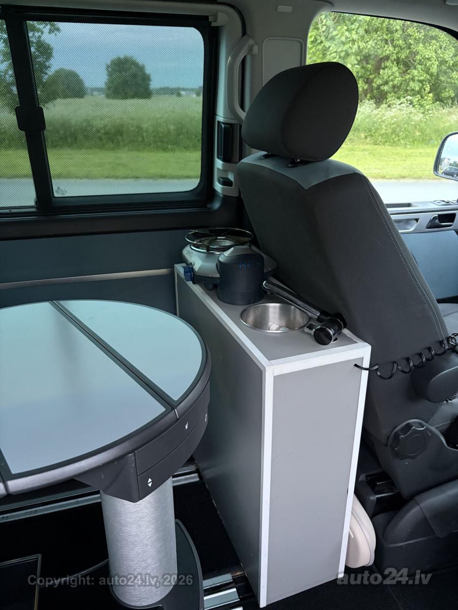 Zils Volkswagen Multivan 2007 Tartu, ar dzinēja tilpumu 2.50 L un nobraukumu 354 tūkst. km par 13000 €, foto 27 vietnē AUTOMOTO.COM.LV
