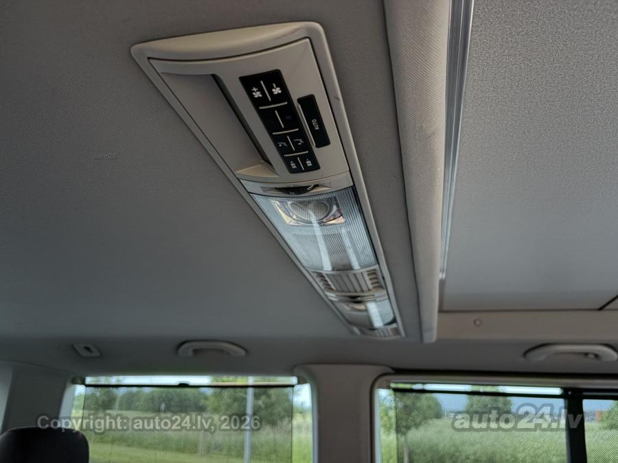 Zils Volkswagen Multivan 2007 Tartu, ar dzinēja tilpumu 2.50 L un nobraukumu 354 tūkst. km par 13000 €, foto 29 vietnē AUTOMOTO.COM.LV