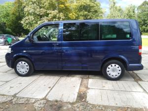 Zils Volkswagen Multivan 2007 Rīga, ar dzinēja tilpumu 1.90 L un nobraukumu 258 tūkst. km par 8298 €, foto 3 vietnē AUTOMOTO.COM.LV