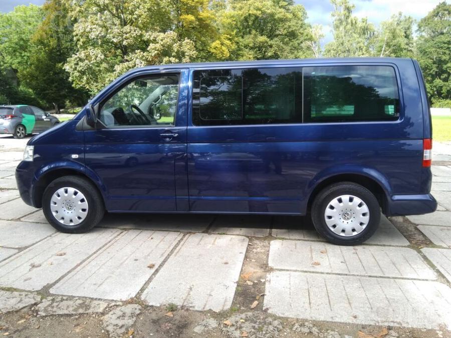 Zils Volkswagen Multivan 2007 Rīga, ar dzinēja tilpumu 1.90 L un nobraukumu 258 tūkst. km par 8298 €, foto 3 vietnē AUTOMOTO.COM.LV