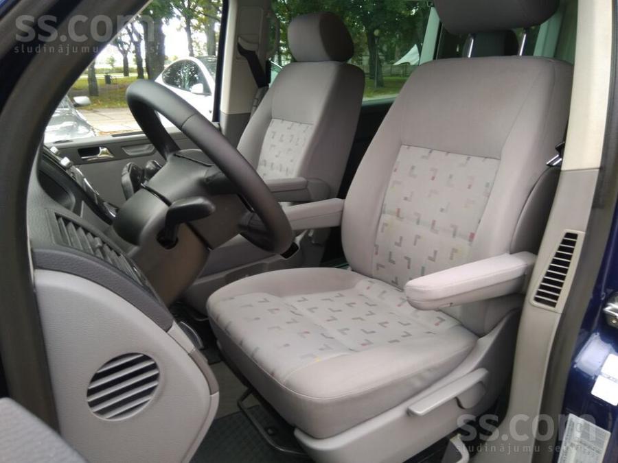 Zils Volkswagen Multivan 2007 Rīga, ar dzinēja tilpumu 1.90 L un nobraukumu 258 tūkst. km par 8298 €, foto 8 vietnē AUTOMOTO.COM.LV