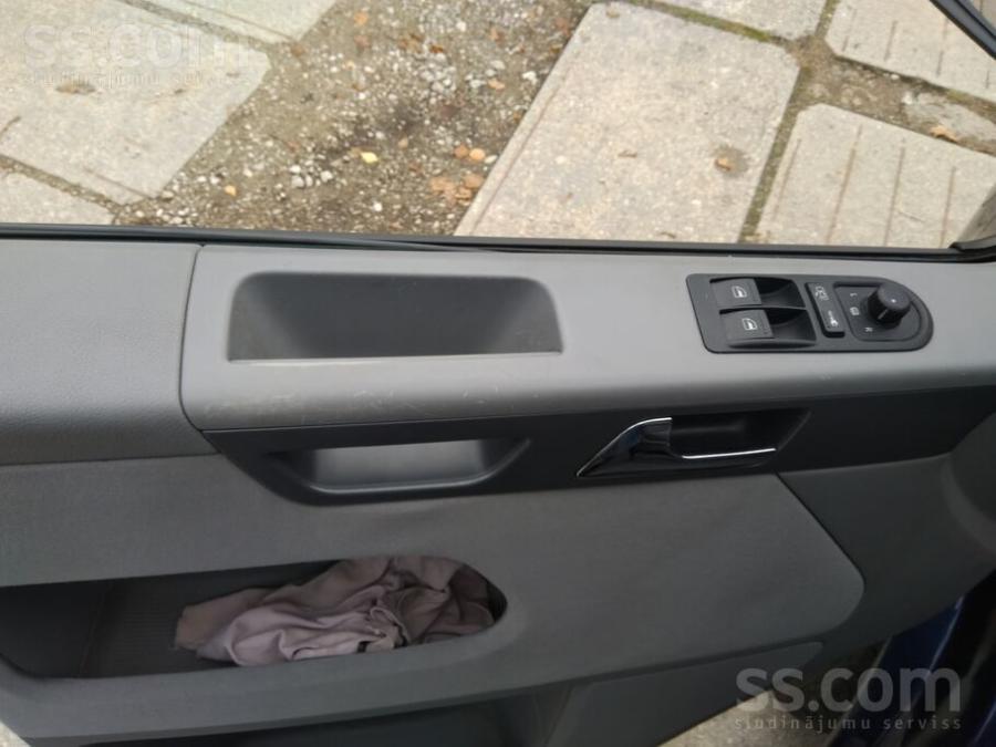 Zils Volkswagen Multivan 2007 Rīga, ar dzinēja tilpumu 1.90 L un nobraukumu 258 tūkst. km par 8298 €, foto 9 vietnē AUTOMOTO.COM.LV