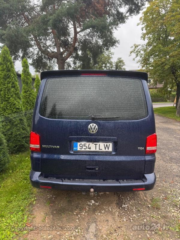 Zils Volkswagen Multivan 2008 Tartu, ar dzinēja tilpumu 2.50 L un nobraukumu 388 tūkst. km par 9990 €, foto 5 vietnē AUTOMOTO.COM.LV