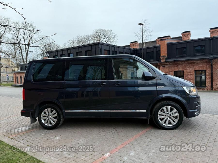 Blue Volkswagen Multivan 2016 in Tallinn, with an engine capacity of 2.00 L and mileage of 208 thousand km for 28499 €, photo 3 on AUTOMOTO.COM.LV