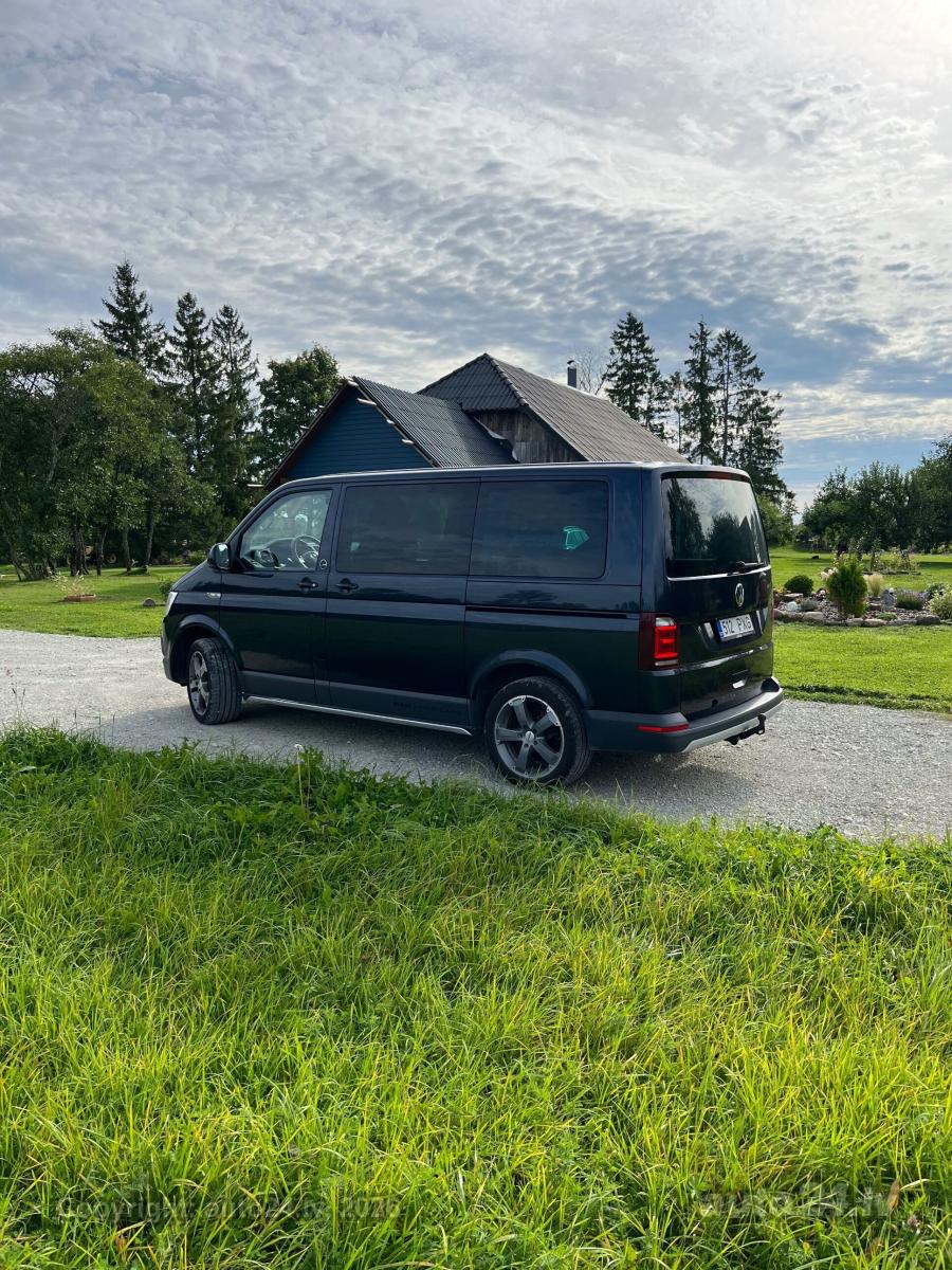 Blue Volkswagen Multivan 2017 in Rapla, with an engine capacity of 2.00 L and mileage of 270 thousand km for 27500 €, photo 4 on AUTOMOTO.COM.LV