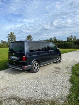 Blue Volkswagen Multivan 2017 in Rapla, with an engine capacity of 2.00 L and mileage of 270 thousand km for 27500 €, photo 5 on AUTOMOTO.COM.LV