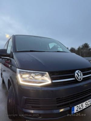 Zils Volkswagen Multivan 2020 Tallina, ar dzinēja tilpumu 2.00 L un nobraukumu 95 tūkst. km par 43000 €, foto 2 vietnē AUTOMOTO.COM.LV