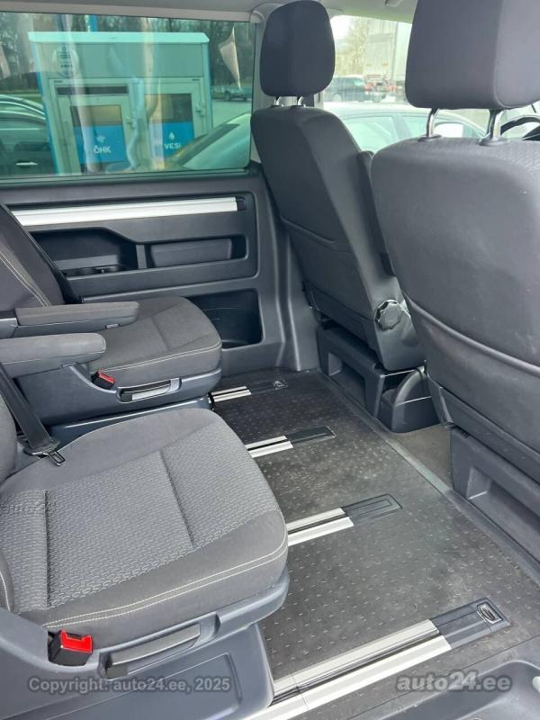 Zils Volkswagen Multivan 2020 Tallina, ar dzinēja tilpumu 2.00 L un nobraukumu 95 tūkst. km par 43000 €, foto 11 vietnē AUTOMOTO.COM.LV