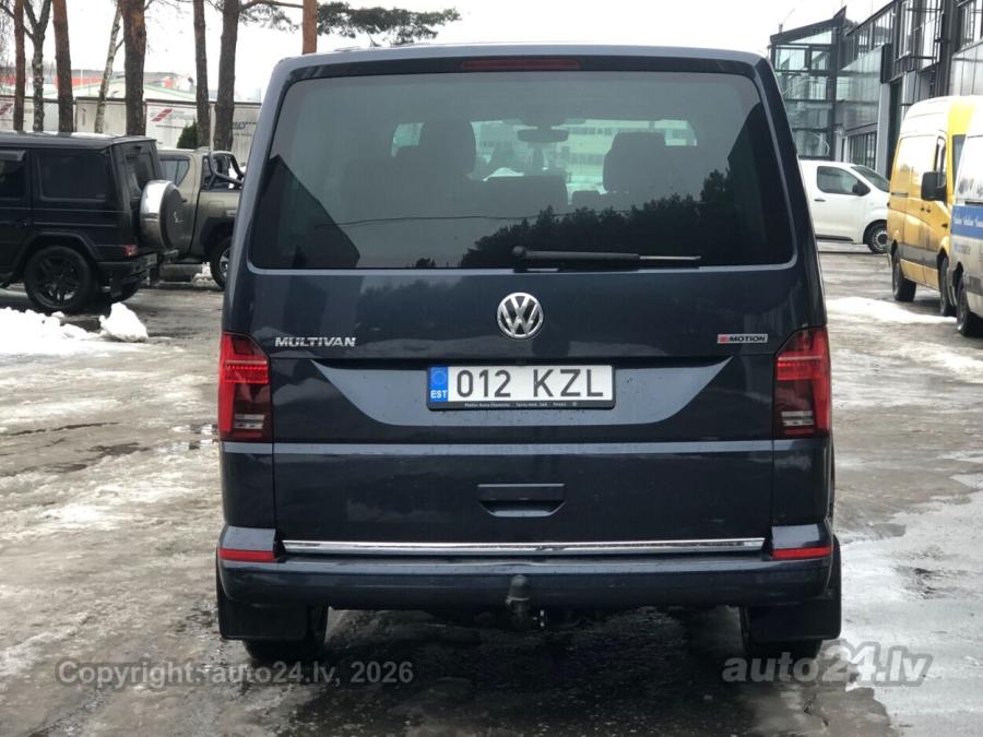 Zils Volkswagen Multivan 2020 Tallina, ar dzinēja tilpumu 2.00 L un nobraukumu 243 tūkst. km par 38500 €, foto 3 vietnē AUTOMOTO.COM.LV