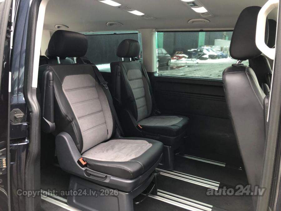 Zils Volkswagen Multivan 2020 Tallina, ar dzinēja tilpumu 2.00 L un nobraukumu 243 tūkst. km par 38500 €, foto 8 vietnē AUTOMOTO.COM.LV