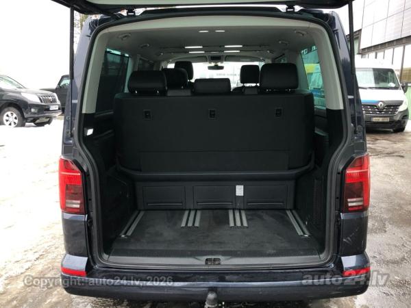 Zils Volkswagen Multivan 2020 Tallina, ar dzinēja tilpumu 2.00 L un nobraukumu 243 tūkst. km par 38500 €, foto 11 vietnē AUTOMOTO.COM.LV