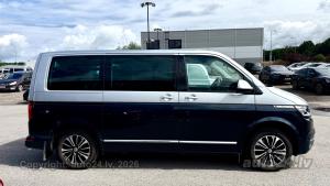 Zils Volkswagen Multivan 2022 Tallina, ar dzinēja tilpumu 2.00 L un nobraukumu 304 tūkst. km par 29900 €, foto 5 vietnē AUTOMOTO.COM.LV