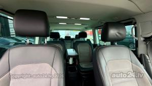 Zils Volkswagen Multivan 2022 Tallina, ar dzinēja tilpumu 2.00 L un nobraukumu 304 tūkst. km par 29900 €, foto 18 vietnē AUTOMOTO.COM.LV