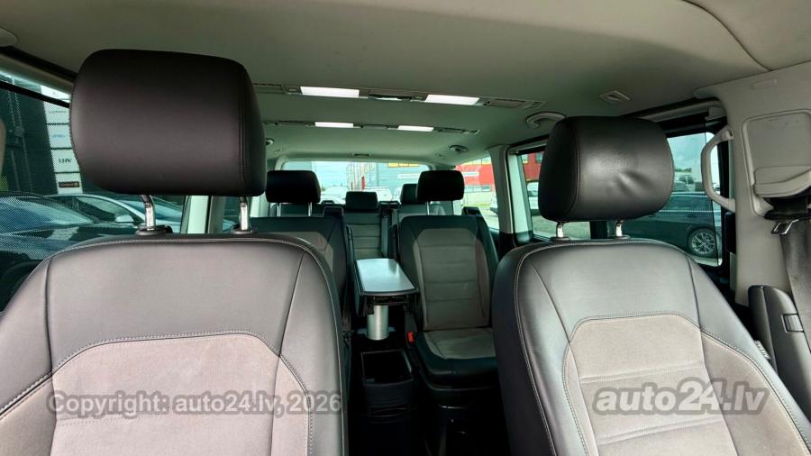 Zils Volkswagen Multivan 2022 Tallina, ar dzinēja tilpumu 2.00 L un nobraukumu 304 tūkst. km par 29900 €, foto 18 vietnē AUTOMOTO.COM.LV