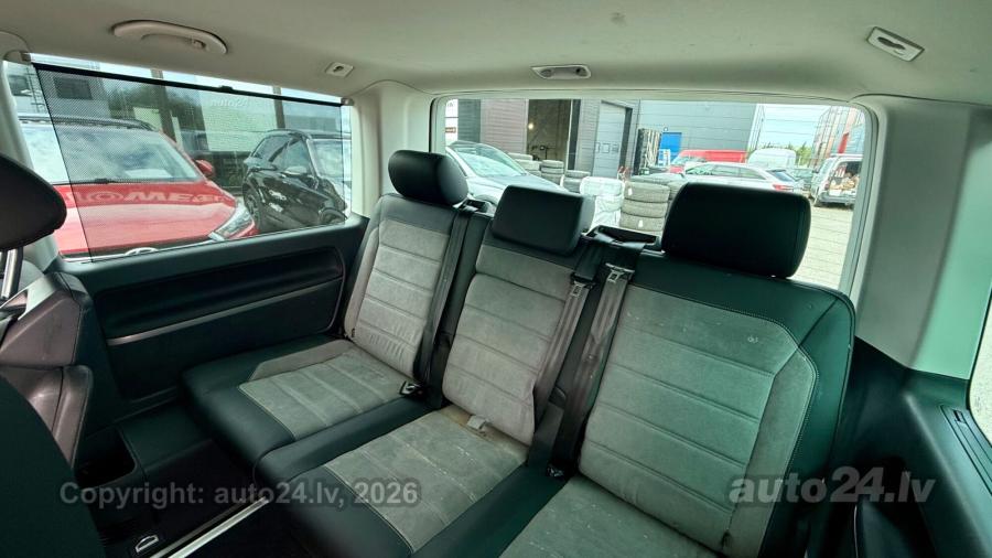 Zils Volkswagen Multivan 2022 Tallina, ar dzinēja tilpumu 2.00 L un nobraukumu 304 tūkst. km par 29900 €, foto 22 vietnē AUTOMOTO.COM.LV