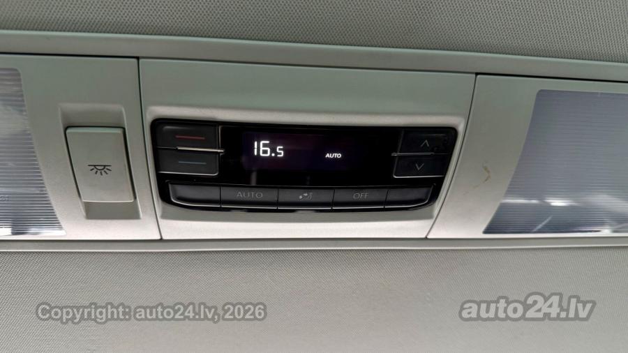 Zils Volkswagen Multivan 2022 Tallina, ar dzinēja tilpumu 2.00 L un nobraukumu 304 tūkst. km par 29900 €, foto 28 vietnē AUTOMOTO.COM.LV