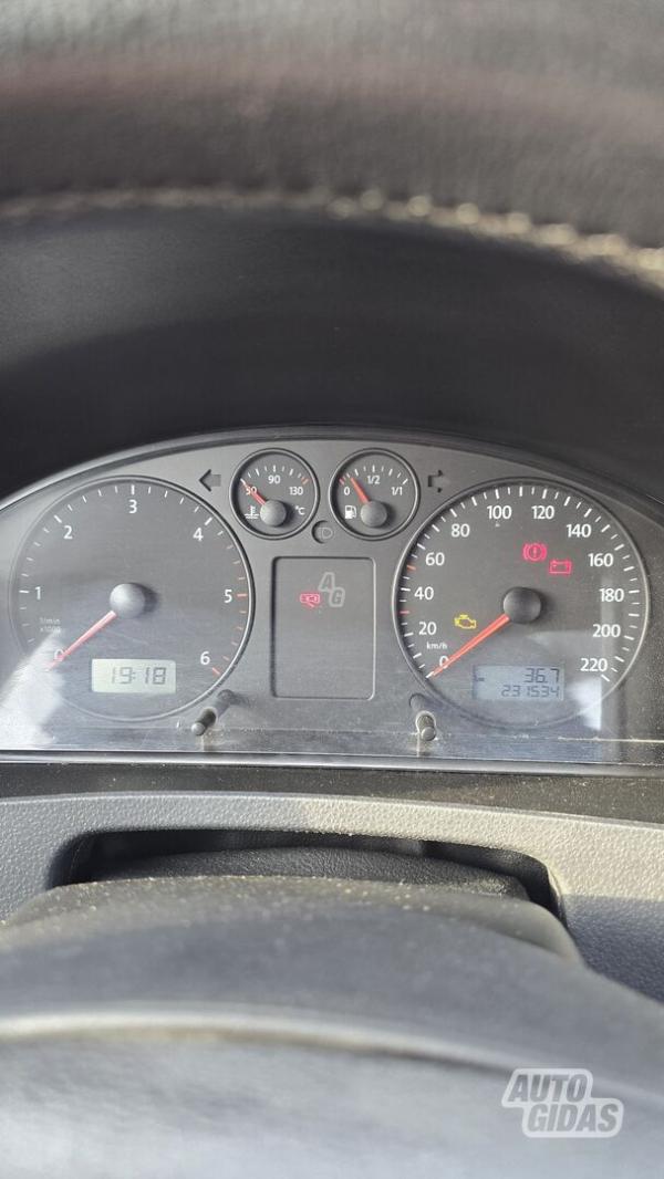 Zils Volkswagen Multivan 2009 Marijampole, ar dzinēja tilpumu 1.90 L un nobraukumu 232 tūkst. km par 13000 €, foto 6 vietnē AUTOMOTO.COM.LV