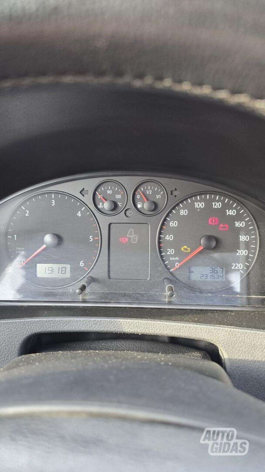 Zils Volkswagen Multivan 2009 Marijampole, ar dzinēja tilpumu 1.90 L un nobraukumu 232 tūkst. km par 13000 €, foto 7 vietnē AUTOMOTO.COM.LV