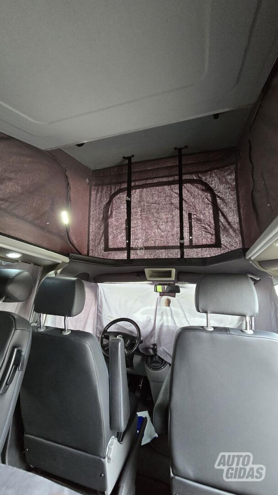 Zils Volkswagen Multivan 2009 Marijampole, ar dzinēja tilpumu 1.90 L un nobraukumu 232 tūkst. km par 13000 €, foto 11 vietnē AUTOMOTO.COM.LV