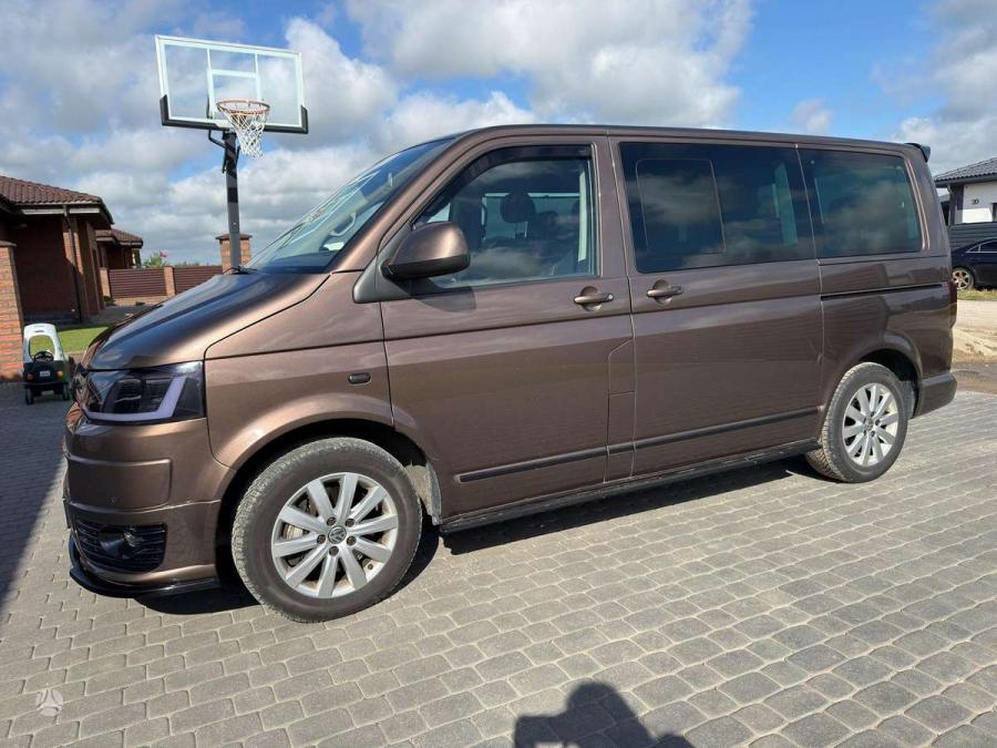Brown Volkswagen Multivan 2011 in Klaipeda, with an engine capacity of 1.97 L and mileage of 220 thousand km for 17000 €, photo 6 on AUTOMOTO.COM.LV