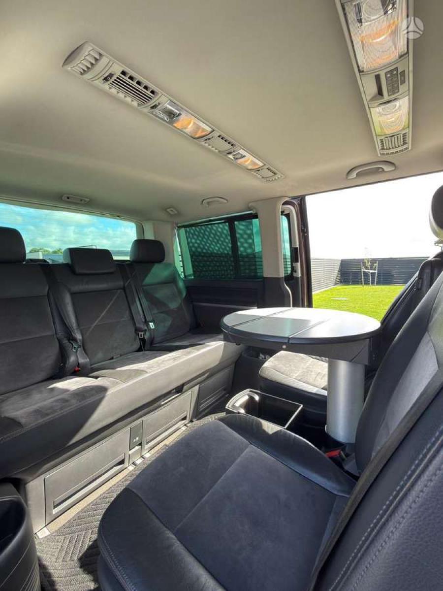 Brown Volkswagen Multivan 2011 in Klaipeda, with an engine capacity of 1.97 L and mileage of 220 thousand km for 17000 €, photo 8 on AUTOMOTO.COM.LV
