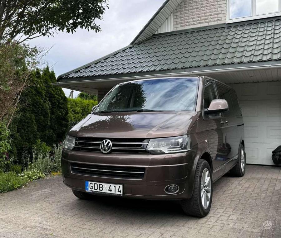Brown Volkswagen Multivan 2012 in Vilnius, with an engine capacity of 2.00 L and mileage of 350 thousand km for 14700 €, photo 1 on AUTOMOTO.COM.LV