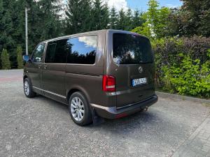 Brown Volkswagen Multivan 2012 in Vilnius, with an engine capacity of 2.00 L and mileage of 350 thousand km for 14700 €, photo 3 on AUTOMOTO.COM.LV
